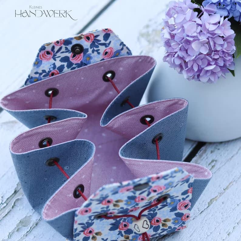 Mademoiselle Pompadour – Sew Modern Bags